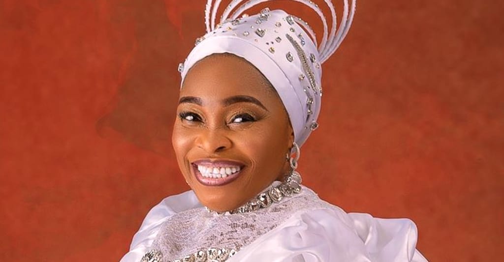 Tope Alabi: Nigeria’s Gospel Icon and Queen of Yoruba Worship – Nigeria 234